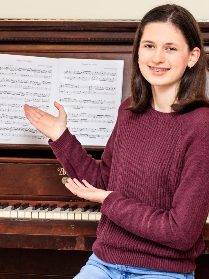 Learn to Play the Piano - Emma Blair Piano