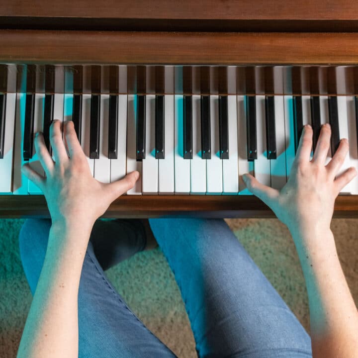 Learn to Play the Piano - Emma Blair Piano