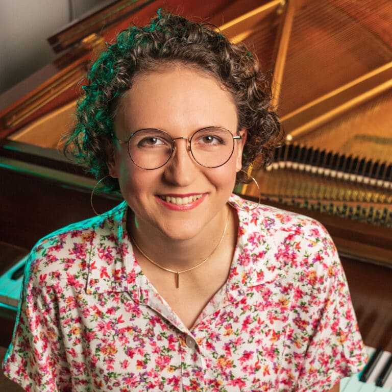 How to Play Octaves on the Piano - Emma Blair Piano